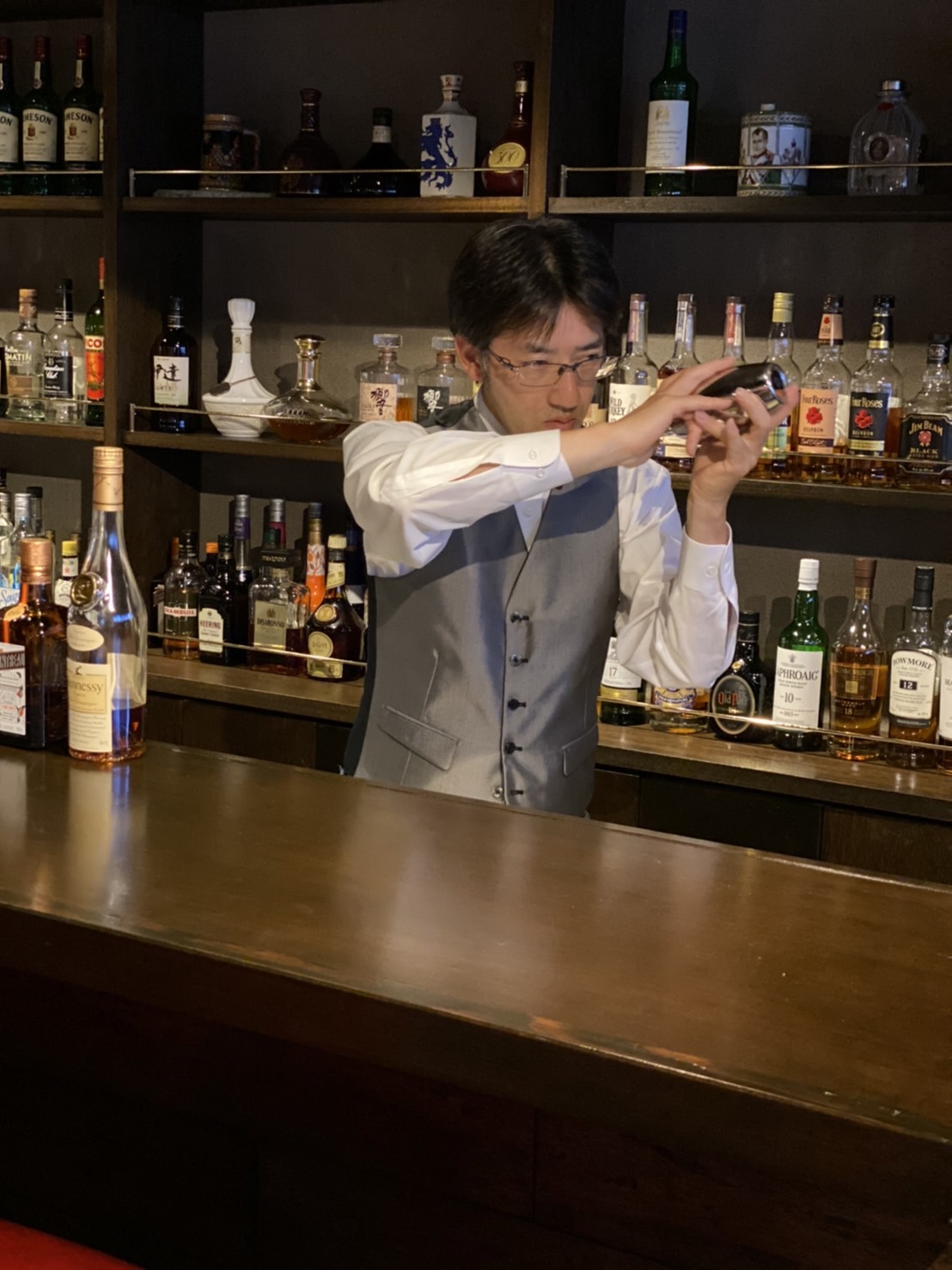 カフェバー テムズ＆ミュージックバー テムズ | カフェバー テムズは目の前に広瀬川を眺められ、店内では生演奏のピアノやJAZZをお楽しみいただけます。 ミュージックバー テムズでは毎日様々な ...