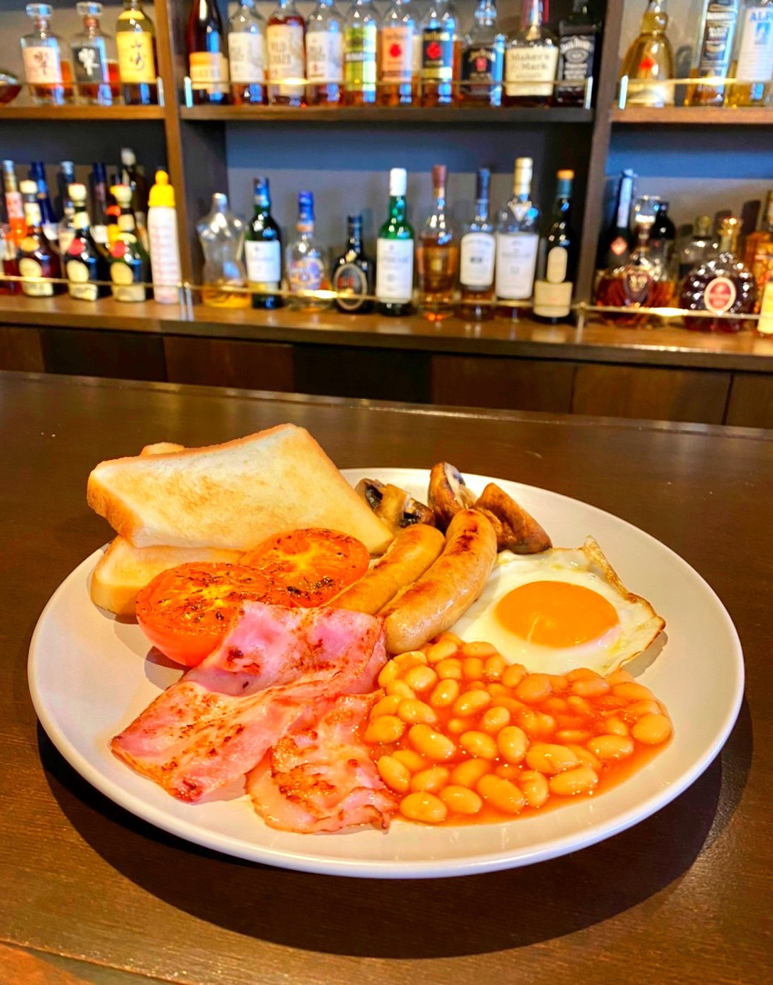 カフェバー テムズ＆ミュージックバー テムズ | カフェバー テムズは目の前に広瀬川を眺められ、店内では生演奏のピアノやJAZZをお楽しみいただけます。 ミュージックバー テムズでは毎日様々な ...